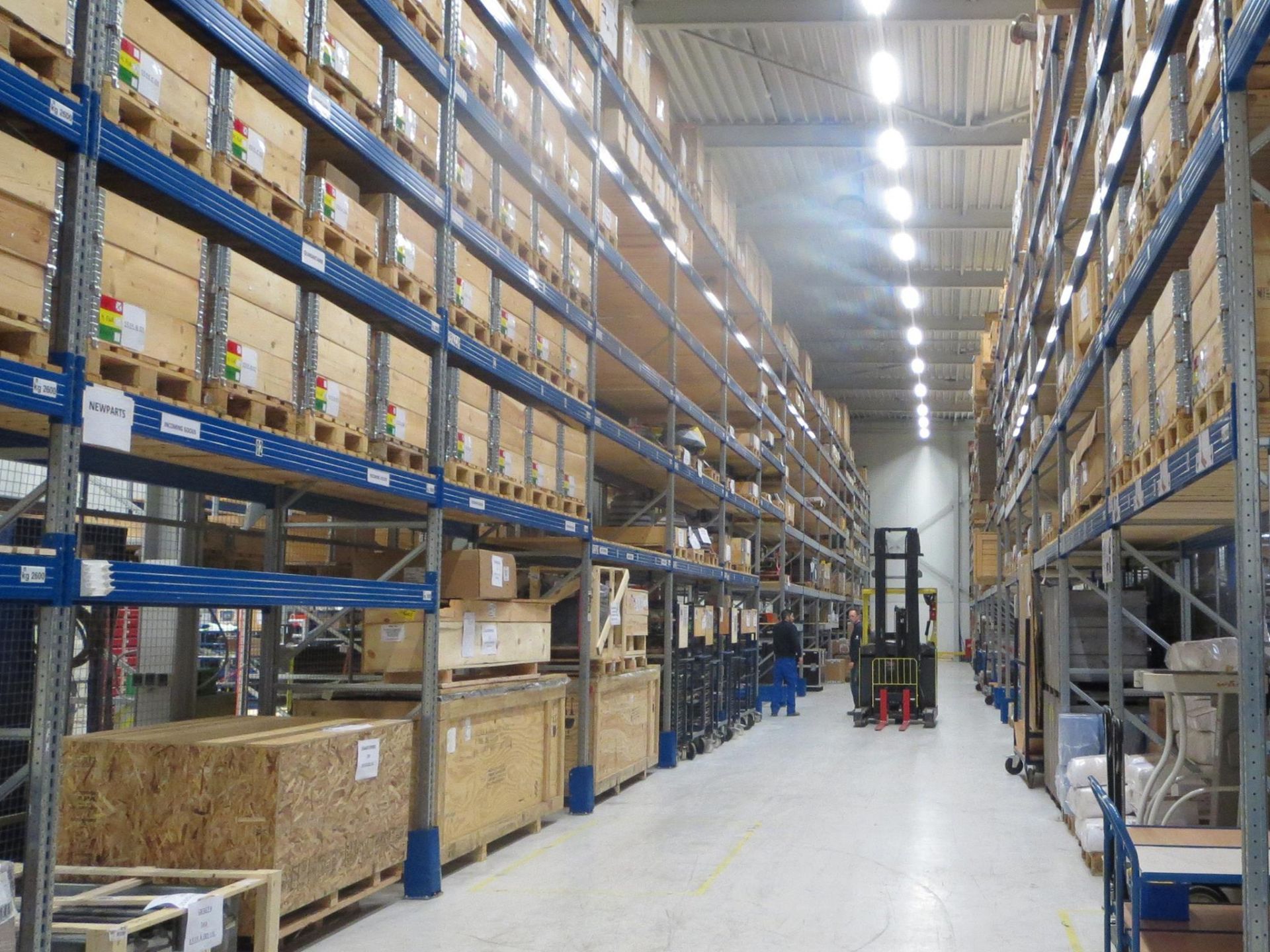 Palletstellingen - veilige en efficiënte opslag van pallets - Staalimex